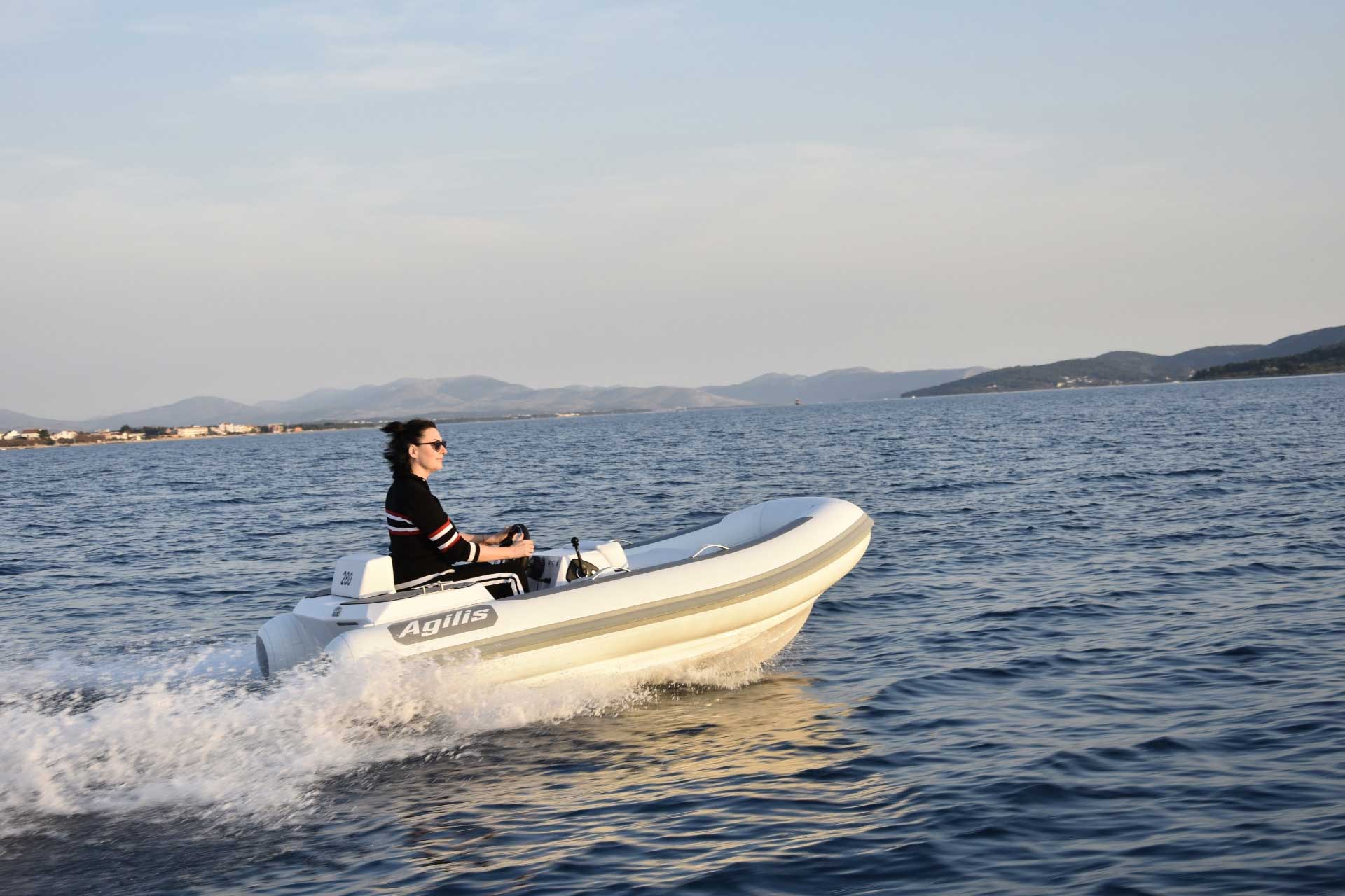Agilis 280 - Rockstar Yachts